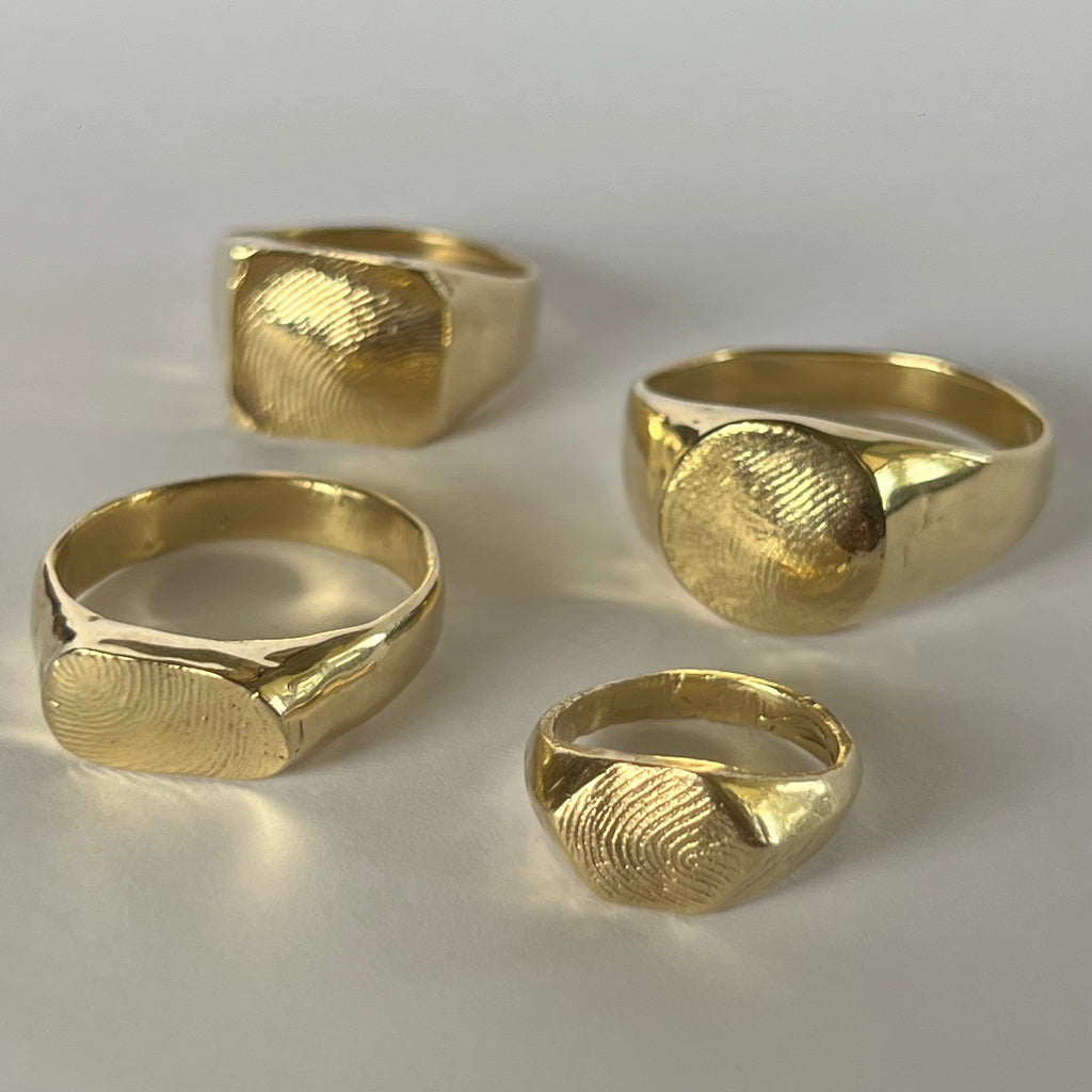 IMPRINT SIGNET RING - GOLD – TIANA TATNELL